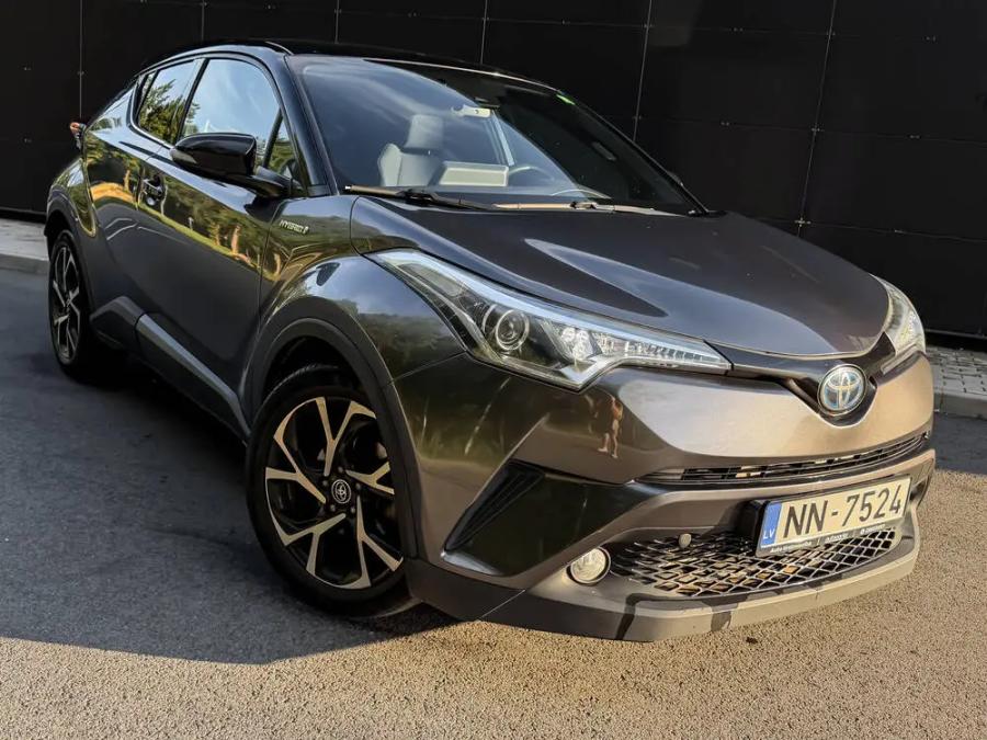 Pelēks Toyota C-HR 2017 Jelgava, ar dzinēja tilpumu 1.80 L un nobraukumu 168 tūkst. km par 13500 €, foto 1 vietnē AUTOMOTO.COM.LV