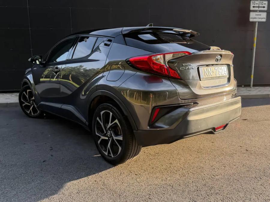 Pelēks Toyota C-HR 2017 Jelgava, ar dzinēja tilpumu 1.80 L un nobraukumu 168 tūkst. km par 13500 €, foto 5 vietnē AUTOMOTO.COM.LV