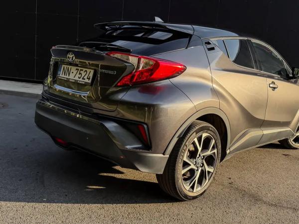 Серый Тойота C-HR 2017 в Елгава, объемом двигателя 1.80 л и пробегом 168 тыс. км за 13500 €, фото 10 на AUTOMOTO.COM.LV