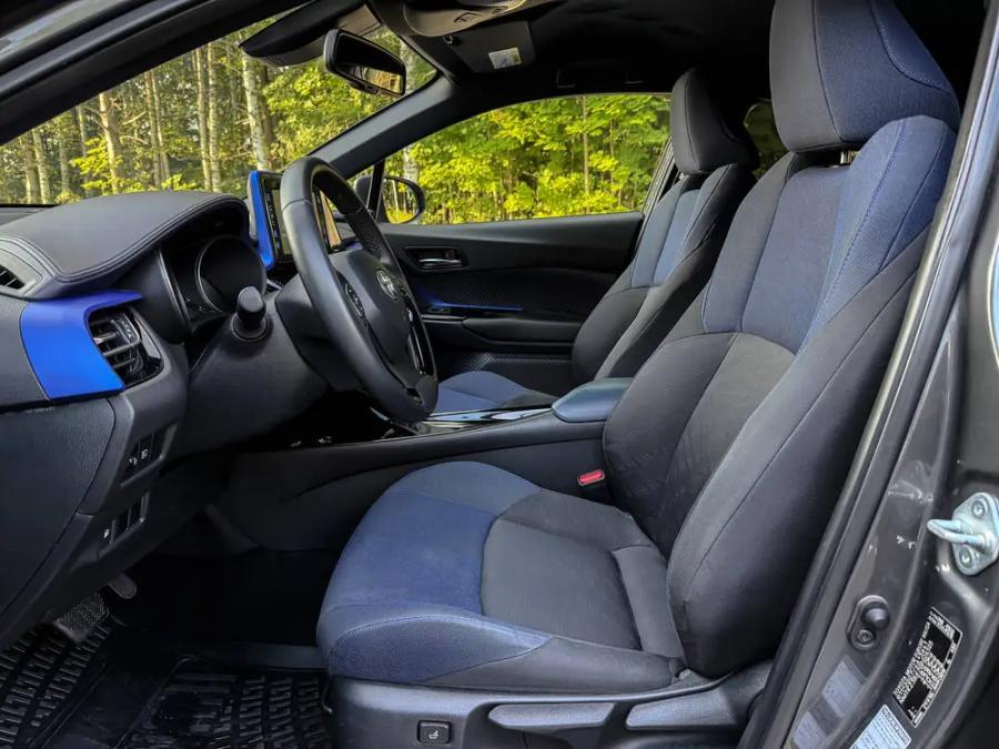 Pelēks Toyota C-HR 2017 Jelgava, ar dzinēja tilpumu 1.80 L un nobraukumu 168 tūkst. km par 13500 €, foto 12 vietnē AUTOMOTO.COM.LV