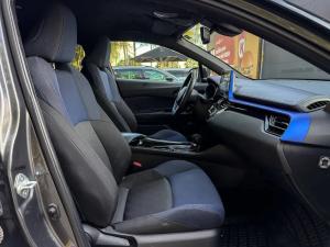 Pelēks Toyota C-HR 2017 Jelgava, ar dzinēja tilpumu 1.80 L un nobraukumu 168 tūkst. km par 13500 €, foto 15 vietnē AUTOMOTO.COM.LV