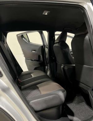Pelēks Toyota C-HR 2017 Klaipėda, ar dzinēja tilpumu 1.80 L un nobraukumu 208 tūkst. km par 14999 €, foto 7 vietnē AUTOMOTO.COM.LV