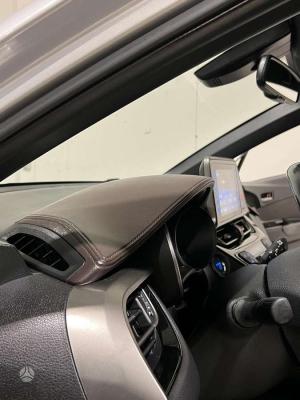 Pelēks Toyota C-HR 2017 Klaipėda, ar dzinēja tilpumu 1.80 L un nobraukumu 208 tūkst. km par 14999 €, foto 15 vietnē AUTOMOTO.COM.LV
