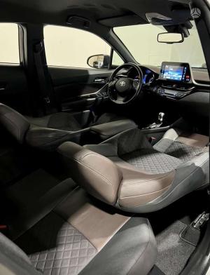Pelēks Toyota C-HR 2017 Klaipėda, ar dzinēja tilpumu 1.80 L un nobraukumu 208 tūkst. km par 14999 €, foto 24 vietnē AUTOMOTO.COM.LV