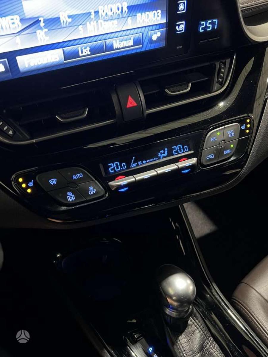 Pelēks Toyota C-HR 2017 Klaipėda, ar dzinēja tilpumu 1.80 L un nobraukumu 208 tūkst. km par 14999 €, foto 34 vietnē AUTOMOTO.COM.LV
