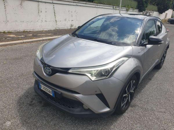 Серый Тойота C-HR 2017 в Шяуляй, объемом двигателя 1.80 л и пробегом 250 тыс. км за 12300 €, фото 3 на AUTOMOTO.COM.LV