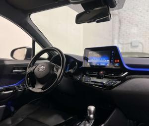 Pelēks Toyota C-HR 2017 Klaipėda, ar dzinēja tilpumu 1.80 L un nobraukumu 238 tūkst. km par 14999 €, foto 18 vietnē AUTOMOTO.COM.LV