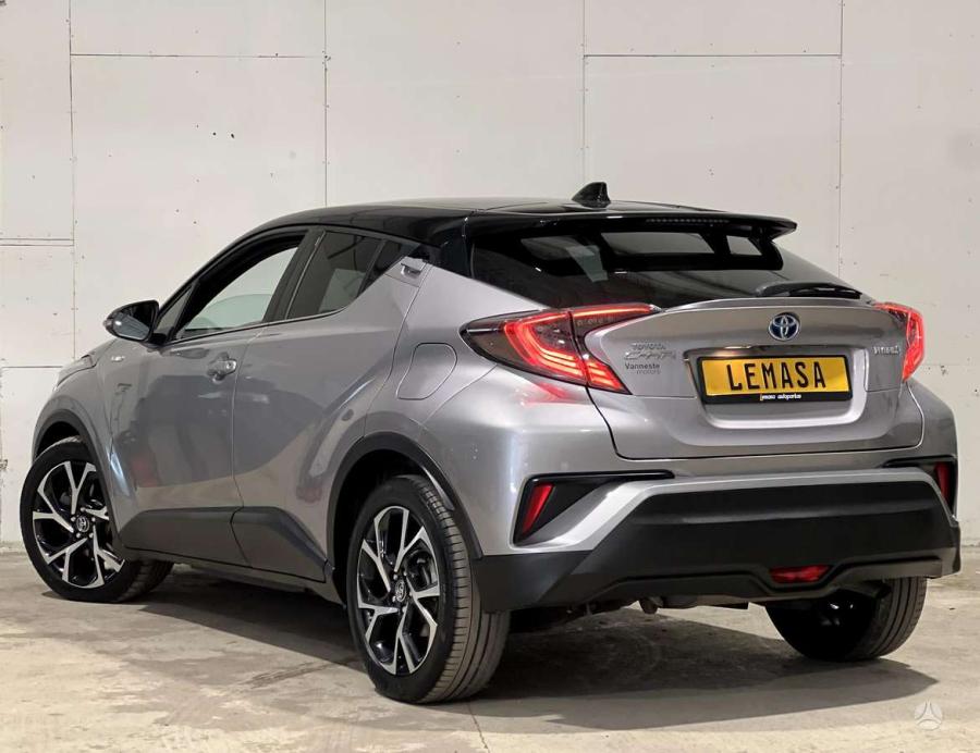 Pelēks Toyota C-HR 2017 Klaipėda, ar dzinēja tilpumu 1.80 L un nobraukumu 238 tūkst. km par 14999 €, foto 19 vietnē AUTOMOTO.COM.LV