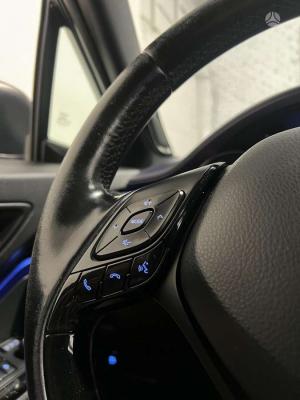 Pelēks Toyota C-HR 2017 Klaipėda, ar dzinēja tilpumu 1.80 L un nobraukumu 238 tūkst. km par 14999 €, foto 26 vietnē AUTOMOTO.COM.LV