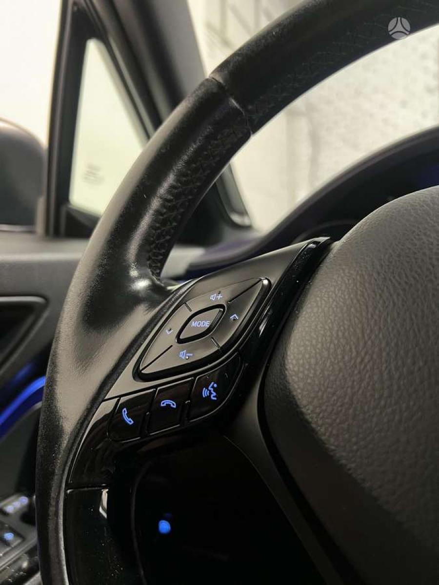 Pelēks Toyota C-HR 2017 Klaipėda, ar dzinēja tilpumu 1.80 L un nobraukumu 238 tūkst. km par 14999 €, foto 26 vietnē AUTOMOTO.COM.LV