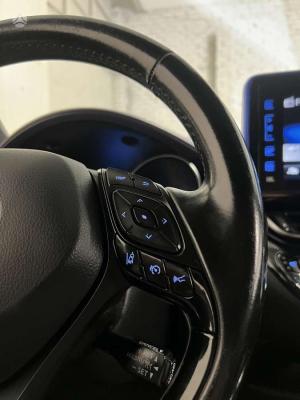 Pelēks Toyota C-HR 2017 Klaipėda, ar dzinēja tilpumu 1.80 L un nobraukumu 238 tūkst. km par 14999 €, foto 29 vietnē AUTOMOTO.COM.LV