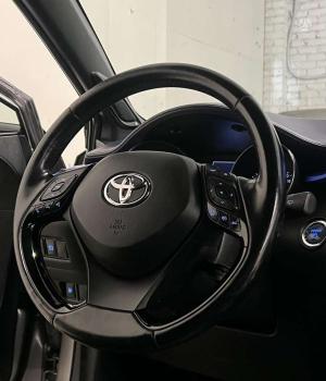 Pelēks Toyota C-HR 2017 Klaipėda, ar dzinēja tilpumu 1.80 L un nobraukumu 238 tūkst. km par 14999 €, foto 32 vietnē AUTOMOTO.COM.LV