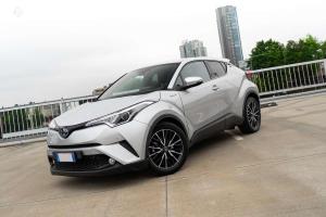 Серый Тойота C-HR 2017 в Вильнюс, объемом двигателя 1.80 л и пробегом 56 тыс. км за 17900 €, фото 1 на AUTOMOTO.COM.LV