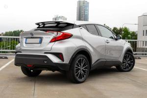 Серый Тойота C-HR 2017 в Вильнюс, объемом двигателя 1.80 л и пробегом 56 тыс. км за 17900 €, фото 3 на AUTOMOTO.COM.LV