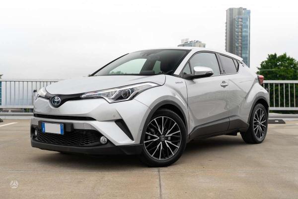 Серый Тойота C-HR 2017 в Вильнюс, объемом двигателя 1.80 л и пробегом 56 тыс. км за 17900 €, фото 3 на AUTOMOTO.COM.LV
