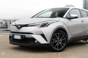 Серый Тойота C-HR 2017 в Вильнюс, объемом двигателя 1.80 л и пробегом 56 тыс. км за 17900 €, фото 6 на AUTOMOTO.COM.LV