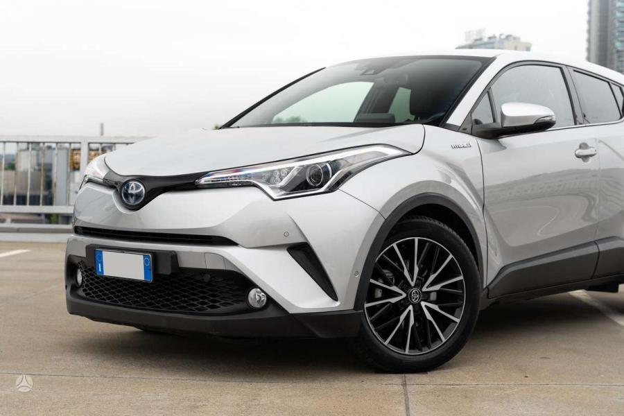 Серый Тойота C-HR 2017 в Вильнюс, объемом двигателя 1.80 л и пробегом 56 тыс. км за 17900 €, фото 6 на AUTOMOTO.COM.LV