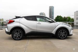 Серый Тойота C-HR 2017 в Вильнюс, объемом двигателя 1.80 л и пробегом 56 тыс. км за 17900 €, фото 7 на AUTOMOTO.COM.LV