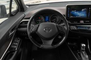 Серый Тойота C-HR 2017 в Вильнюс, объемом двигателя 1.80 л и пробегом 56 тыс. км за 17900 €, фото 18 на AUTOMOTO.COM.LV