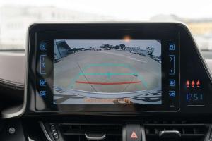 Серый Тойота C-HR 2017 в Вильнюс, объемом двигателя 1.80 л и пробегом 56 тыс. км за 17900 €, фото 23 на AUTOMOTO.COM.LV