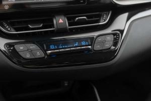 Серый Тойота C-HR 2017 в Вильнюс, объемом двигателя 1.80 л и пробегом 56 тыс. км за 17900 €, фото 25 на AUTOMOTO.COM.LV