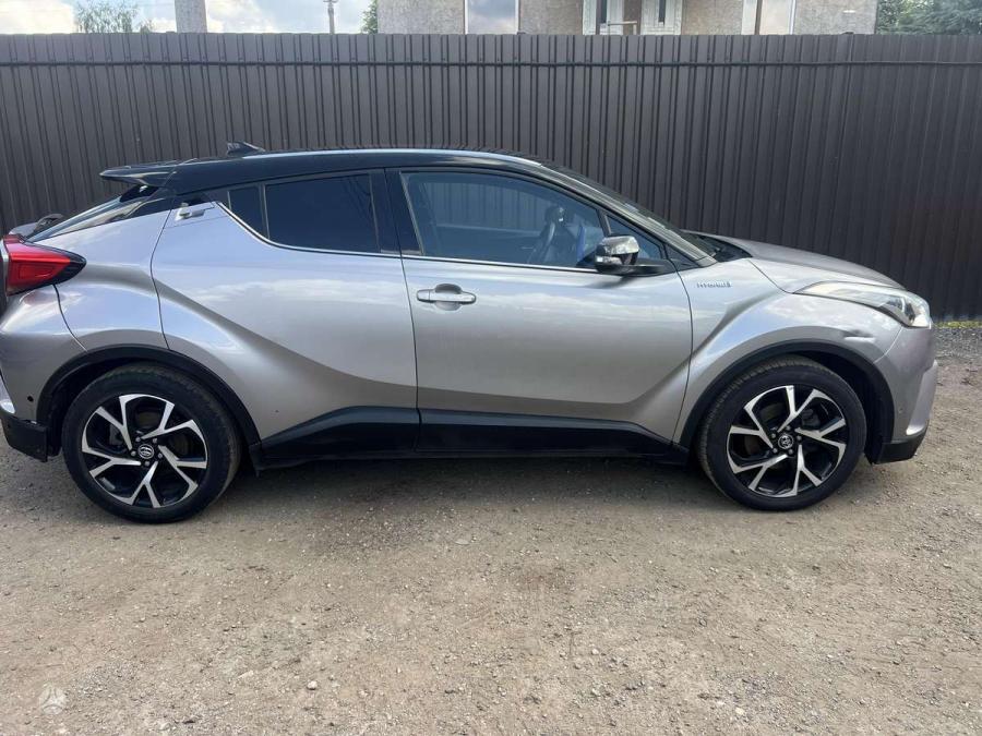 Серый Тойота C-HR 2017 в Каунас, объемом двигателя 1.80 л и пробегом 157 тыс. км за 9500 €, фото 5 на AUTOMOTO.COM.LV
