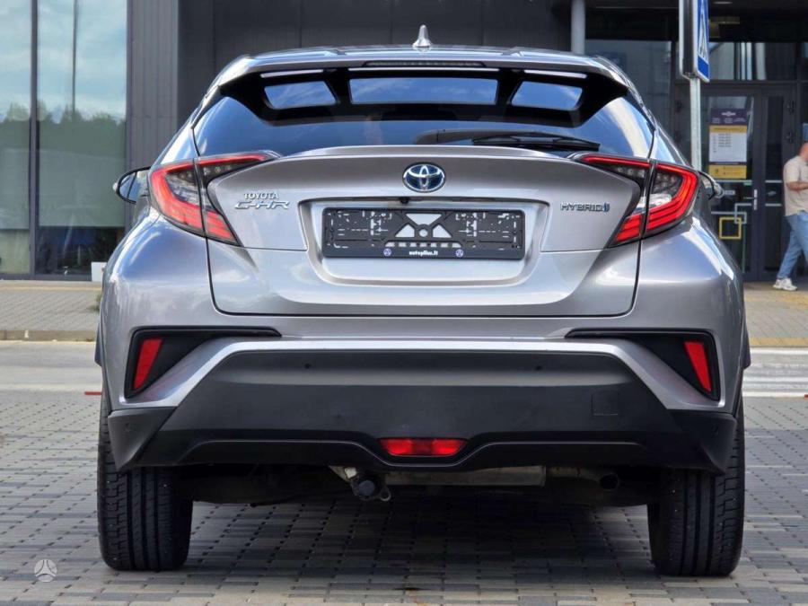Серый Тойота C-HR 2017 в Шяуляй, объемом двигателя 1.80 л и пробегом 153 тыс. км за 16600 €, фото 14 на AUTOMOTO.COM.LV