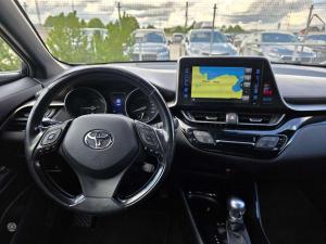 Серый Тойота C-HR 2017 в Шяуляй, объемом двигателя 1.80 л и пробегом 153 тыс. км за 16600 €, фото 28 на AUTOMOTO.COM.LV