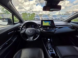Серый Тойота C-HR 2017 в Шяуляй, объемом двигателя 1.80 л и пробегом 153 тыс. км за 16600 €, фото 29 на AUTOMOTO.COM.LV