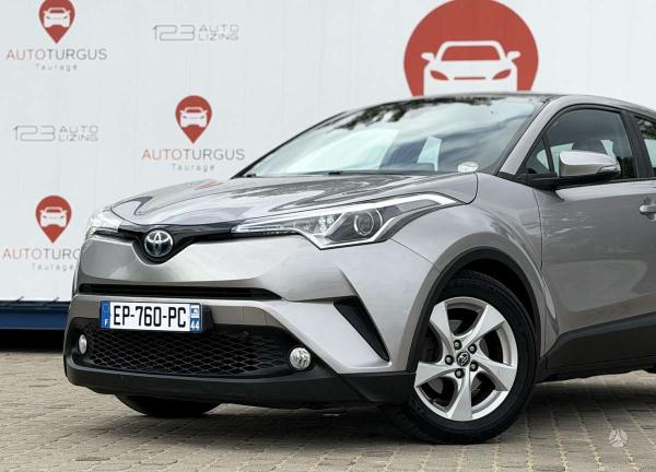 Grey Toyota C-HR 2017 in Taurage, with an engine capacity of 1.80 L and mileage of 269 thousand km for 11400 €, photo 8 on AUTOMOTO.COM.LV