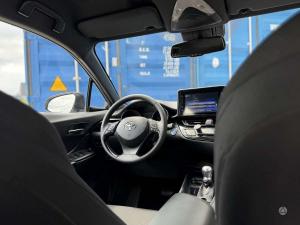 Серый Тойота C-HR 2017 в Таураге, объемом двигателя 1.80 л и пробегом 269 тыс. км за 11400 €, фото 40 на AUTOMOTO.COM.LV