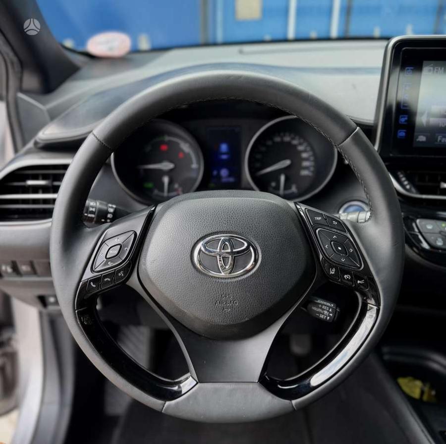 Серый Тойота C-HR 2017 в Таураге, объемом двигателя 1.80 л и пробегом 269 тыс. км за 11400 €, фото 44 на AUTOMOTO.COM.LV