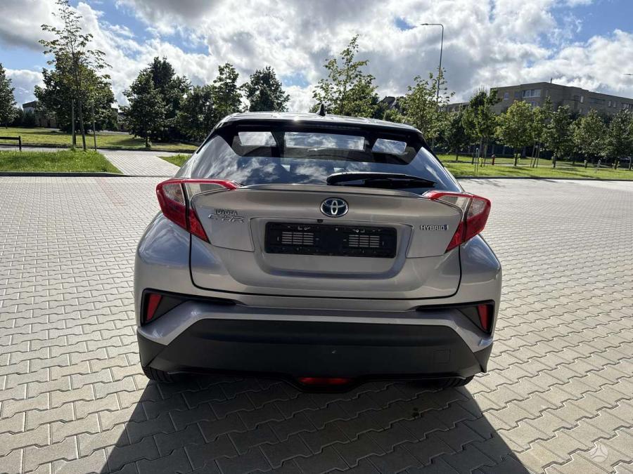 Pelēks Toyota C-HR 2017 Šauļi, ar dzinēja tilpumu 1.80 L un nobraukumu 250 tūkst. km par 12700 €, foto 7 vietnē AUTOMOTO.COM.LV