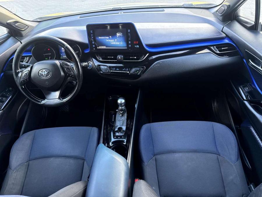 Pelēks Toyota C-HR 2017 Šauļi, ar dzinēja tilpumu 1.80 L un nobraukumu 250 tūkst. km par 12700 €, foto 12 vietnē AUTOMOTO.COM.LV