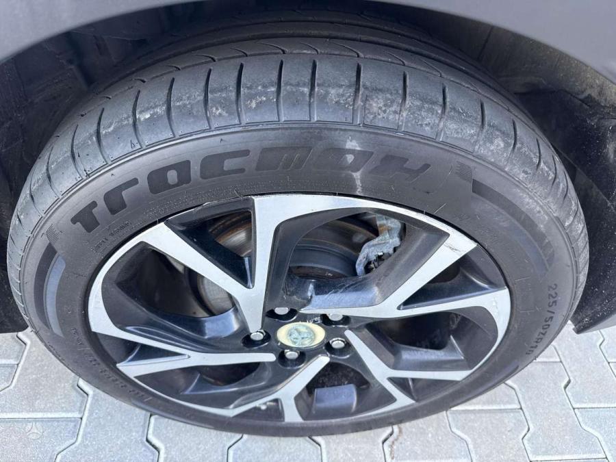 Pelēks Toyota C-HR 2017 Šauļi, ar dzinēja tilpumu 1.80 L un nobraukumu 250 tūkst. km par 12700 €, foto 23 vietnē AUTOMOTO.COM.LV