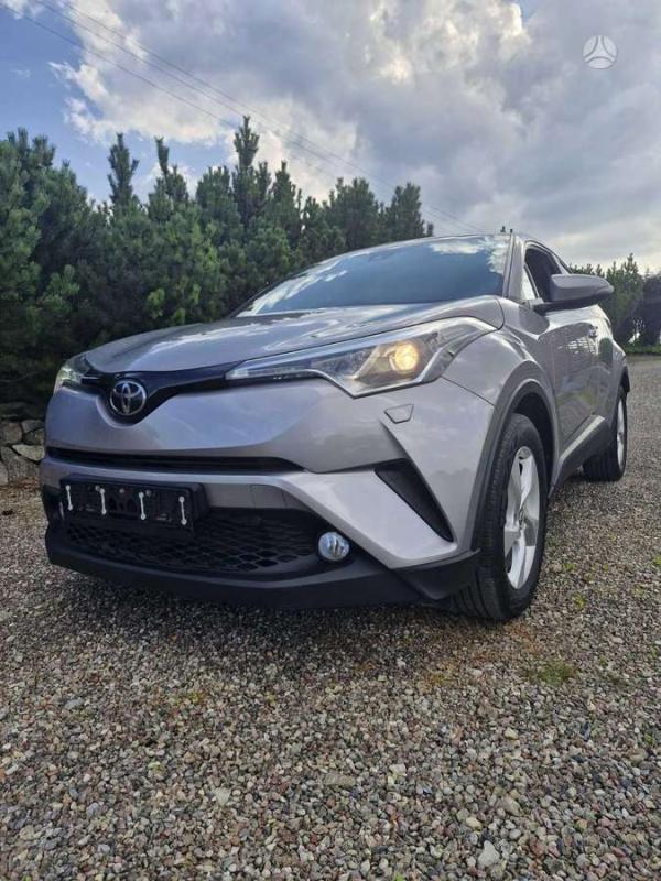 Grey Toyota C-HR 2017 in Alytus, with an engine capacity of 1.20 L and mileage of 118 thousand km for 13250 €, photo 3 on AUTOMOTO.COM.LV