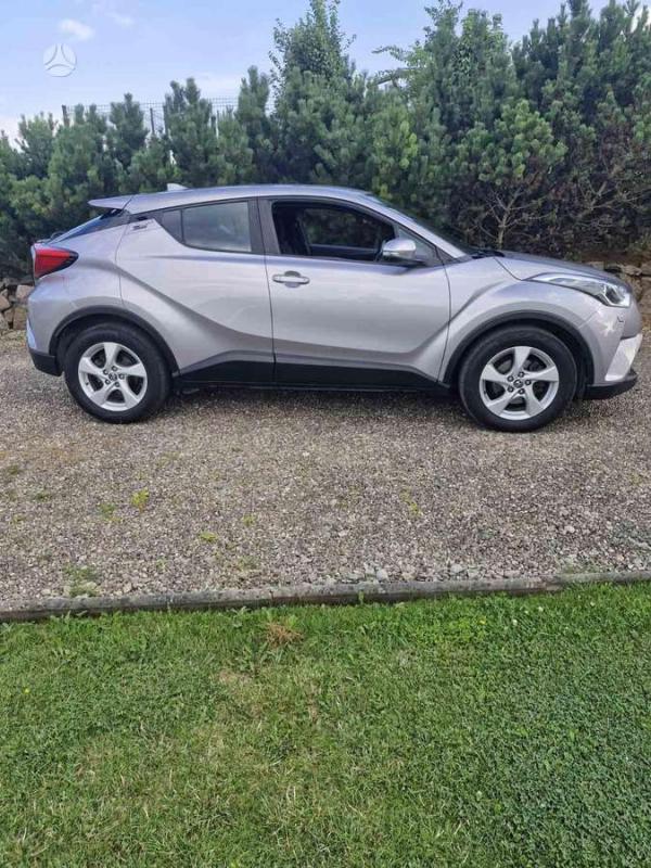 Grey Toyota C-HR 2017 in Alytus, with an engine capacity of 1.20 L and mileage of 118 thousand km for 13250 €, photo 5 on AUTOMOTO.COM.LV