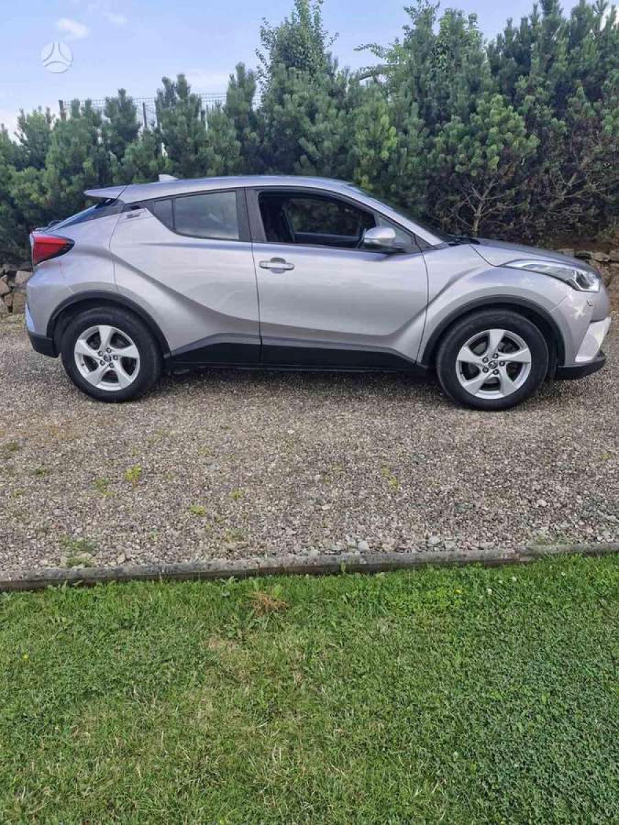 Серый Тойота C-HR 2017 в Алитус, объемом двигателя 1.20 л и пробегом 118 тыс. км за 13250 €, фото 6 на AUTOMOTO.COM.LV