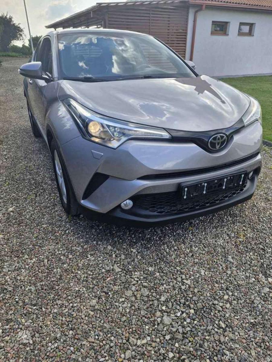 Серый Тойота C-HR 2017 в Алитус, объемом двигателя 1.20 л и пробегом 118 тыс. км за 13250 €, фото 8 на AUTOMOTO.COM.LV