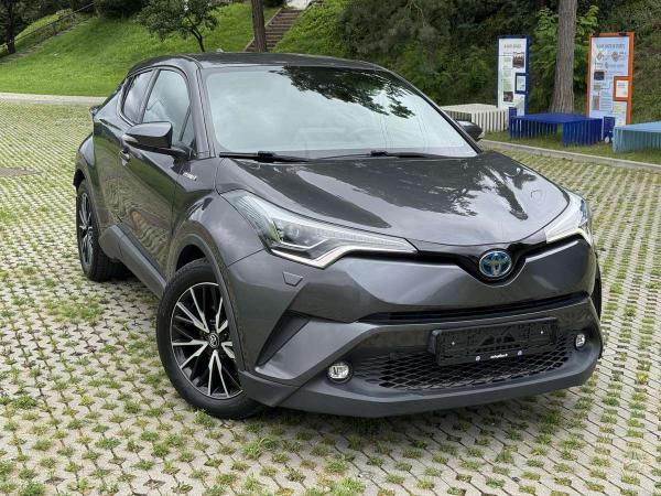 Pelēks Toyota C-HR 2017 Kauņa, ar dzinēja tilpumu 1.80 L un nobraukumu 149 tūkst. km par 16950 €, foto 1 vietnē AUTOMOTO.COM.LV