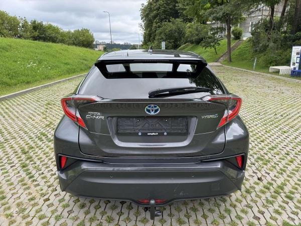 Pelēks Toyota C-HR 2017 Kauņa, ar dzinēja tilpumu 1.80 L un nobraukumu 149 tūkst. km par 16950 €, foto 7 vietnē AUTOMOTO.COM.LV