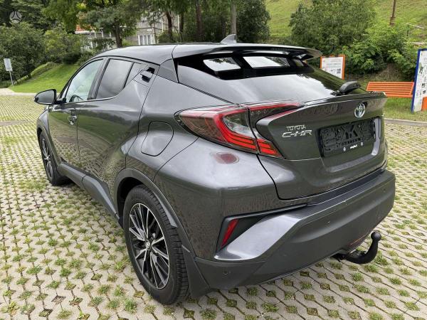 Pelēks Toyota C-HR 2017 Kauņa, ar dzinēja tilpumu 1.80 L un nobraukumu 149 tūkst. km par 16950 €, foto 8 vietnē AUTOMOTO.COM.LV