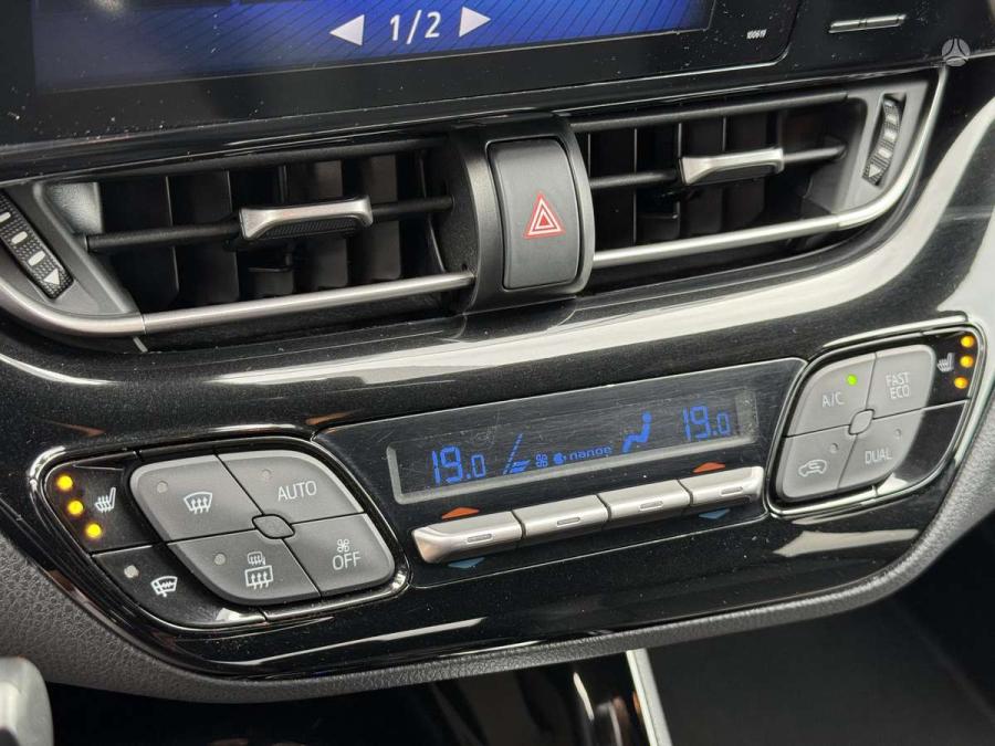 Серый Тойота C-HR 2017 в Каунас, объемом двигателя 1.80 л и пробегом 149 тыс. км за 16950 €, фото 19 на AUTOMOTO.COM.LV