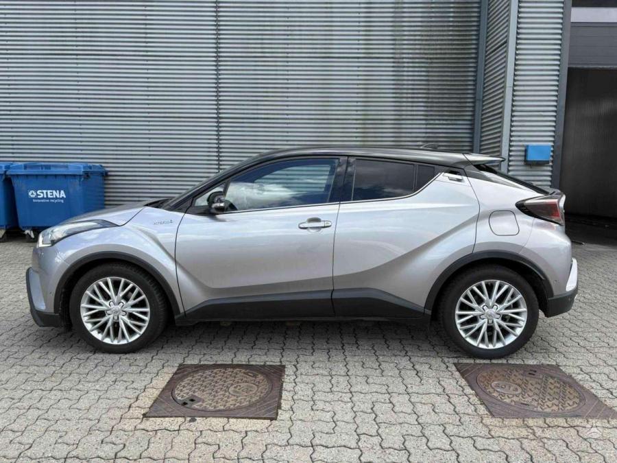 Pelēks Toyota C-HR 2017 Kauņa, ar dzinēja tilpumu 1.80 L un nobraukumu 164 tūkst. km par 17700 €, foto 3 vietnē AUTOMOTO.COM.LV