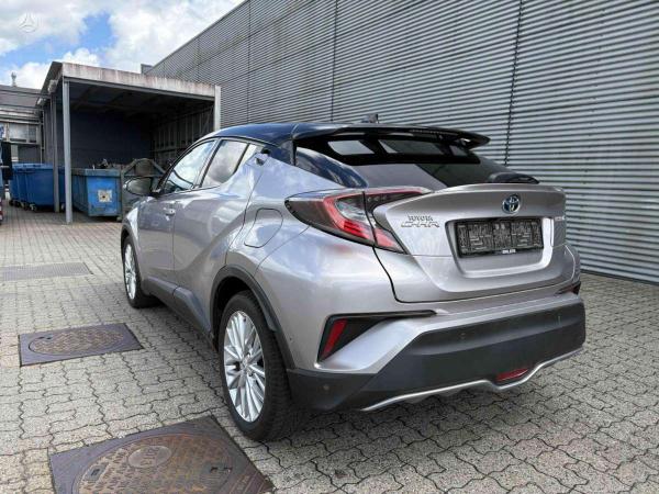 Grey Toyota C-HR 2017 in Kaunas, with an engine capacity of 1.80 L and mileage of 164 thousand km for 17700 €, photo 3 on AUTOMOTO.COM.LV