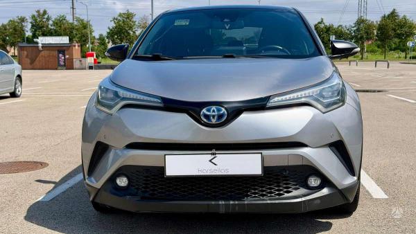 Серый Тойота C-HR 2017 в Шяуляй, объемом двигателя 1.80 л и пробегом 554 тыс. км за 10550 €, фото 2 на AUTOMOTO.COM.LV
