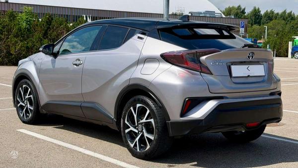 Серый Тойота C-HR 2017 в Шяуляй, объемом двигателя 1.80 л и пробегом 554 тыс. км за 10550 €, фото 5 на AUTOMOTO.COM.LV