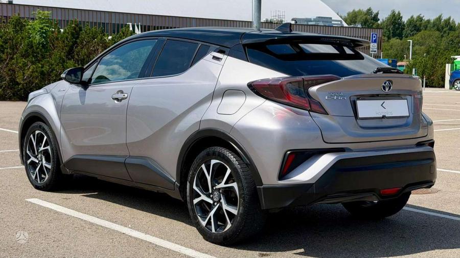 Pelēks Toyota C-HR 2017 Šauļi, ar dzinēja tilpumu 1.80 L un nobraukumu 554 tūkst. km par 10550 €, foto 6 vietnē AUTOMOTO.COM.LV