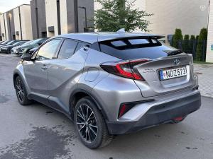 Pelēks Toyota C-HR 2017 Viļņa, ar dzinēja tilpumu 1.80 L un nobraukumu 113 tūkst. km par 12150 €, foto 7 vietnē AUTOMOTO.COM.LV