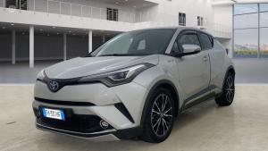 Pelēks Toyota C-HR 2017 Kauņa, ar dzinēja tilpumu 1.80 L un nobraukumu 163 tūkst. km par 15750 €, foto  vietnē AUTOMOTO.COM.LV
